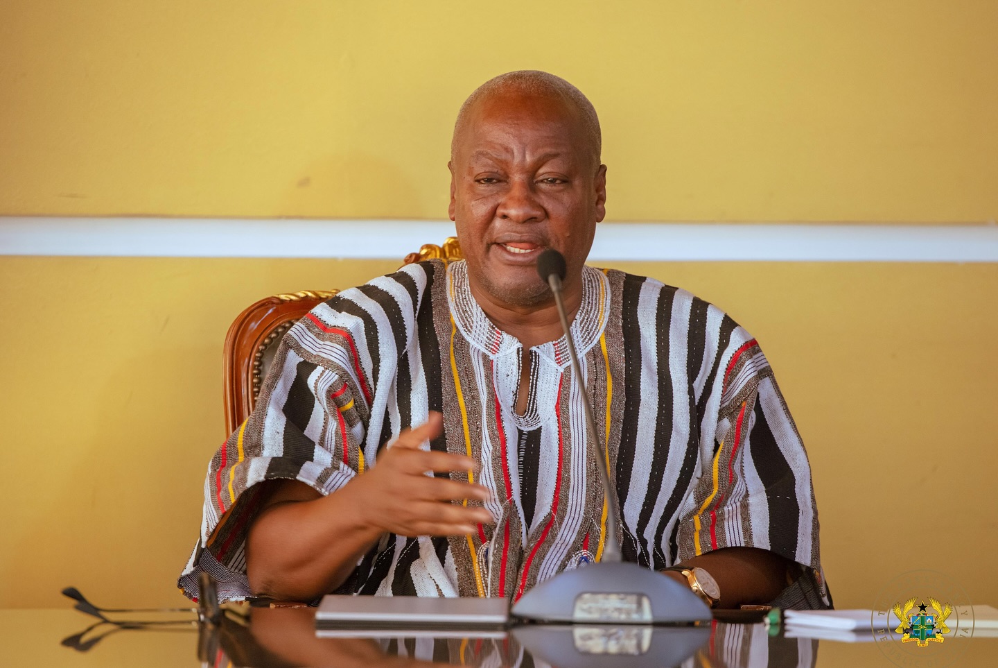 President Mahama of Ghana swears in new Governor of BoG | APAnews ...