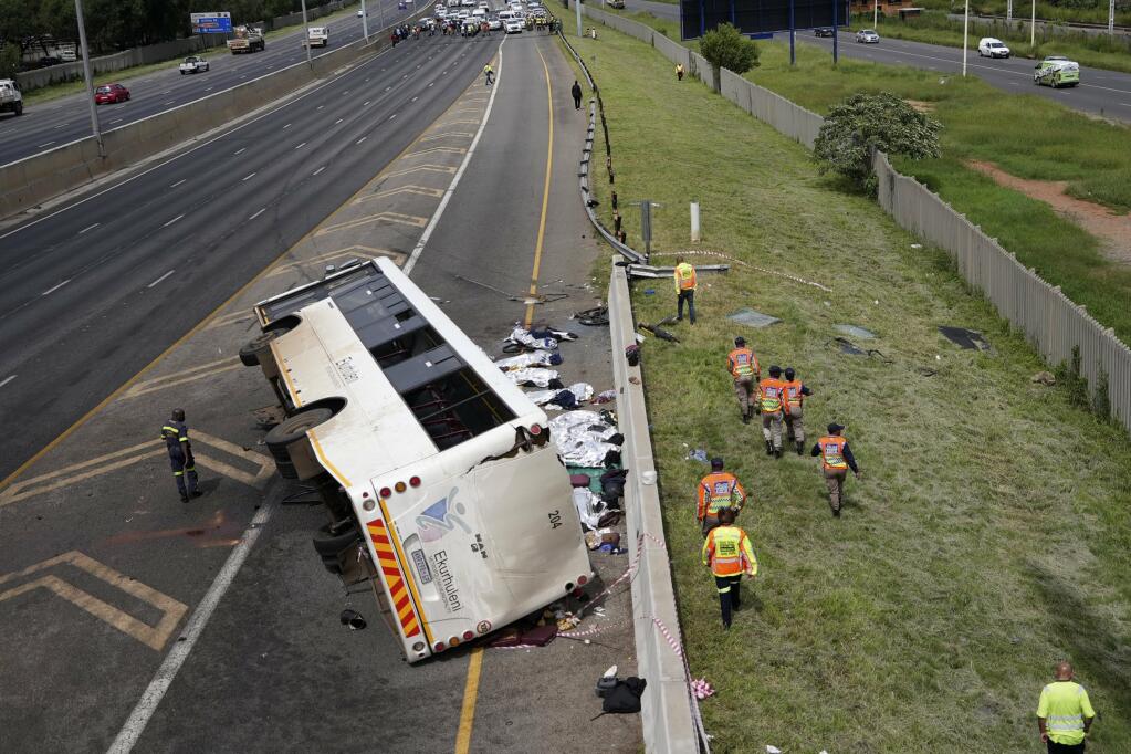 16 killed in South Africa bus crash | APAnews - African Press Agency