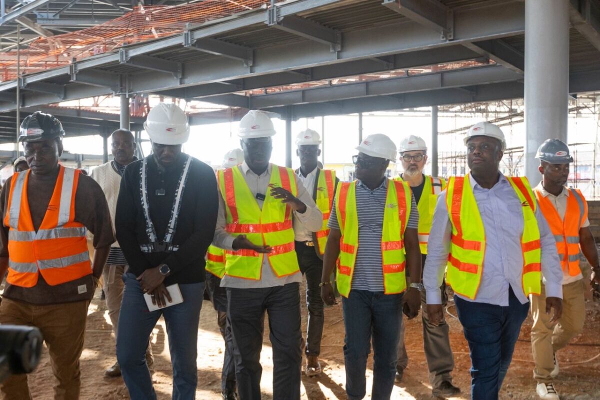 Ghana: Finance Minister inspects abandoned Takoradi Market Circle ...