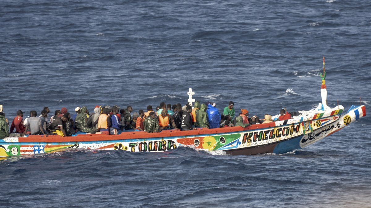 Seven dead, scores missing as migrant boat sinks off Gambia | APAnews ...
